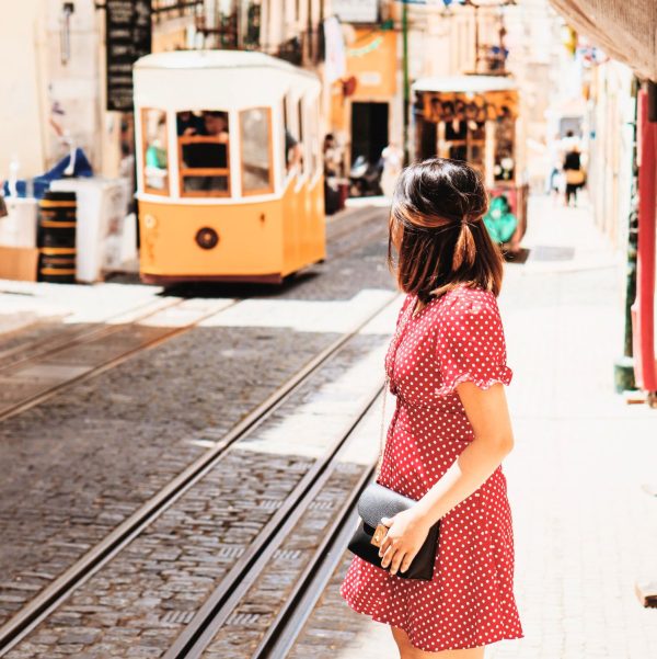 Begin aan een nieuw avontuur in Lissabon als Content Moderator bij ...